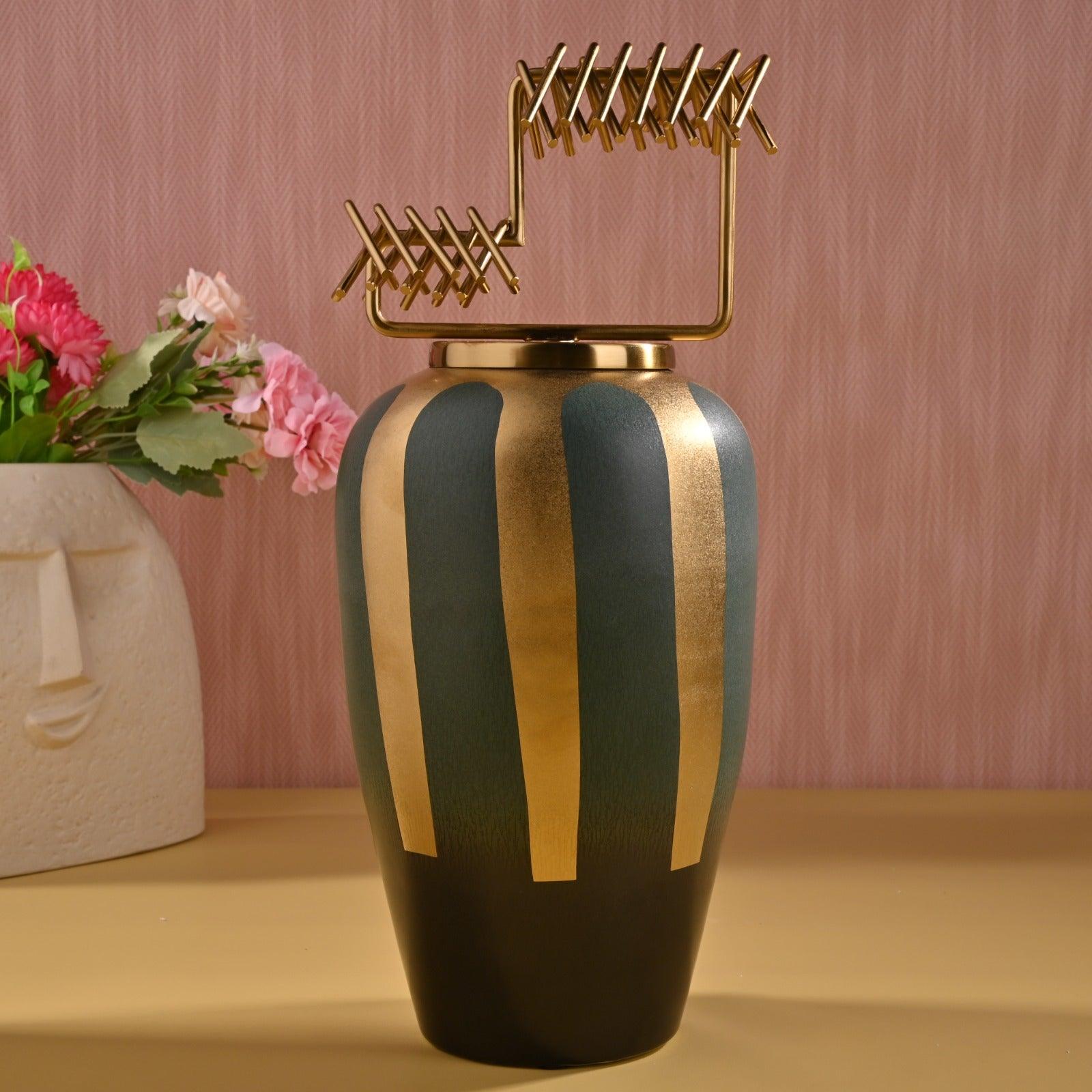 BEAUTIFUL JAR WITH GOLD TRIM – Smokey Cocktail