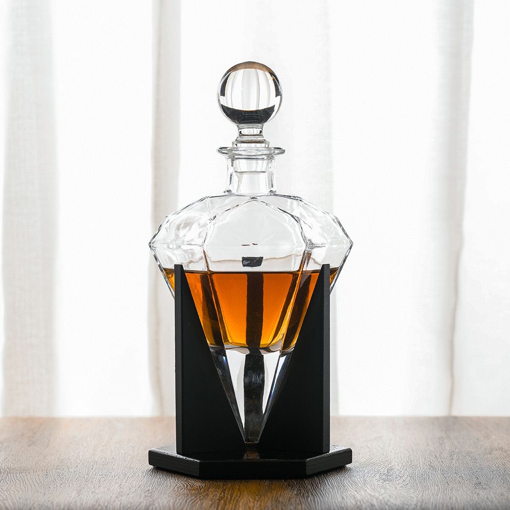 Decanter: Buy Decanter Set, Diamond Shape Decanter & Cocktail Decanter ...